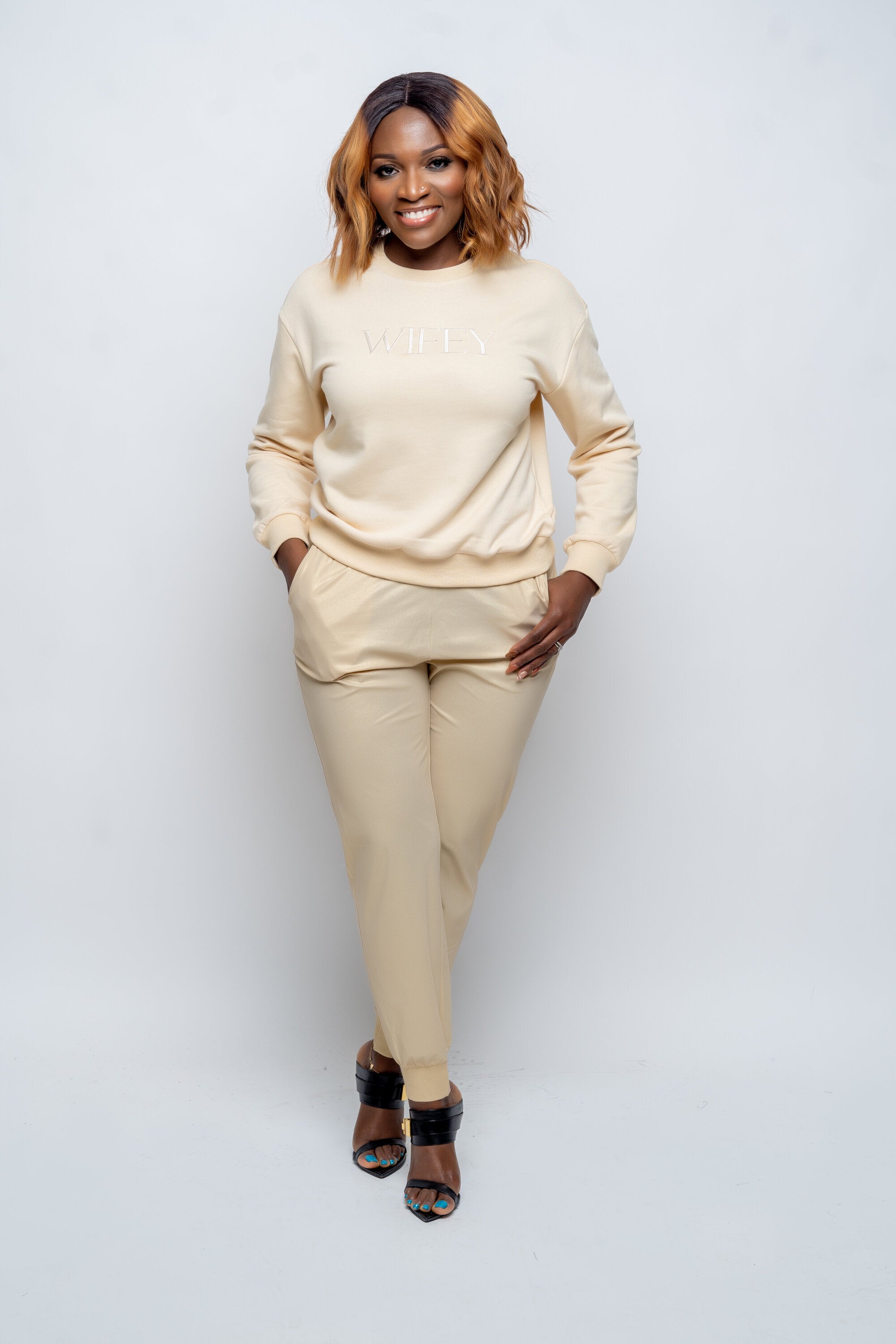 Wifey Sweatshirt ULMII Wifey Sweatshirt ULMII